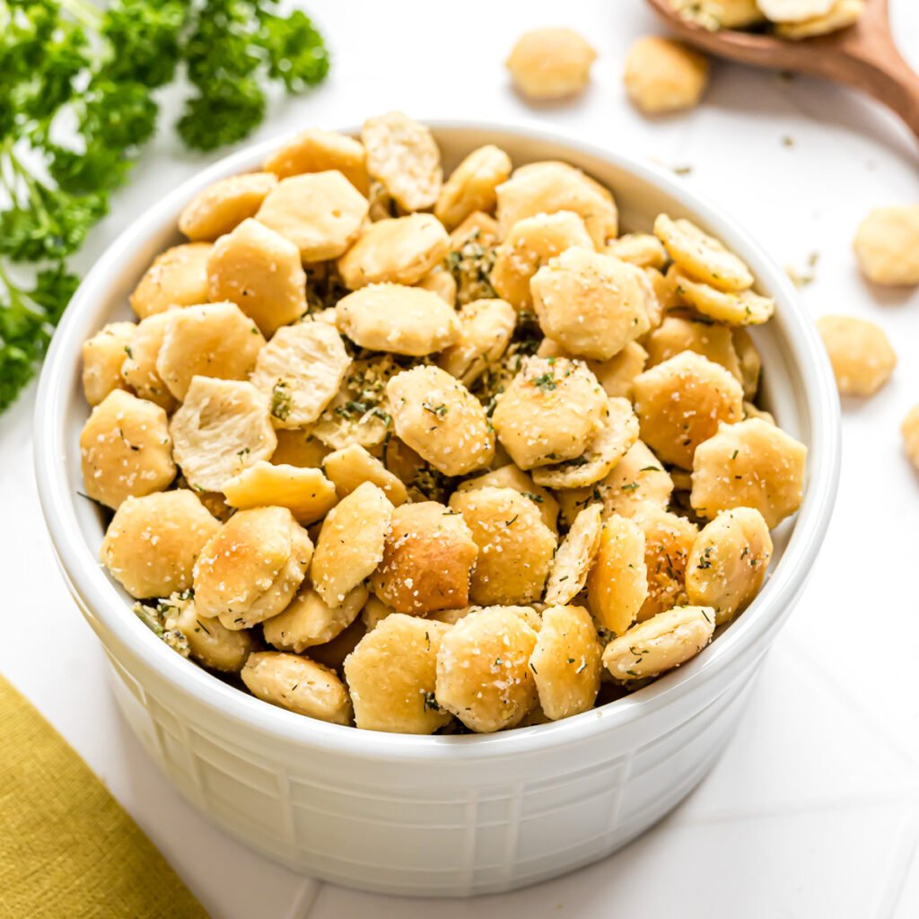 Easy Seasoned Snack and Soup Cracker Recipe - Salads Soups and Sweets